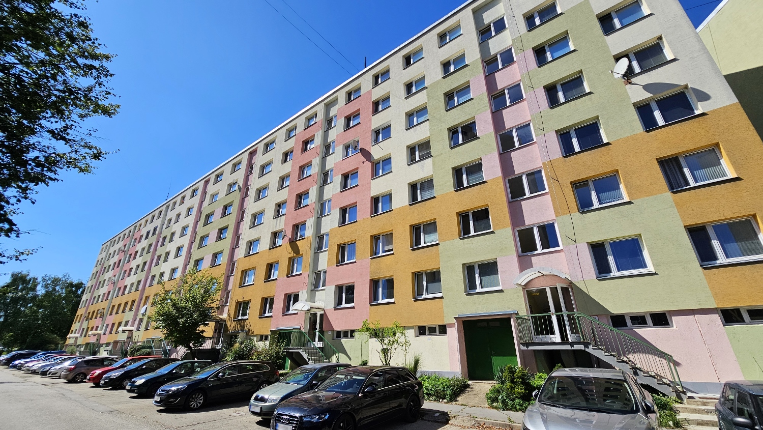 EXKLUZÍVNE! Príjemný 3-izbový byt s loggiou, výborná občianska ...